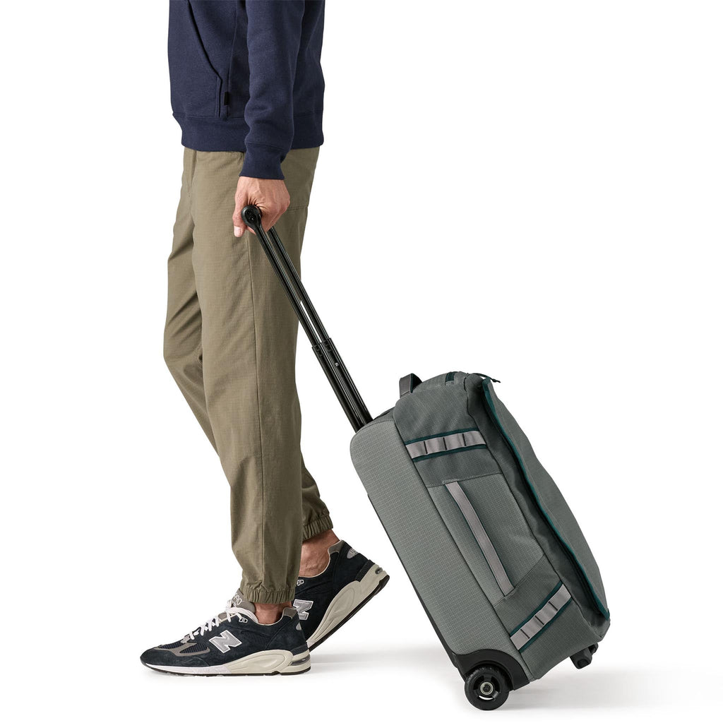 Patagonia | Black Hole Wheeled Duffle 70L | Wheeled Travel Bag | Aqua ...