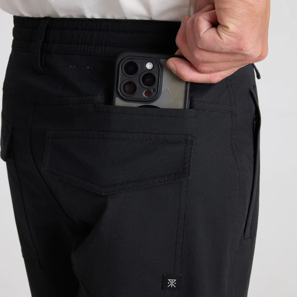 ROARK | Layover Pro Traveler Short | Travel Shorts | Black - WildBounds